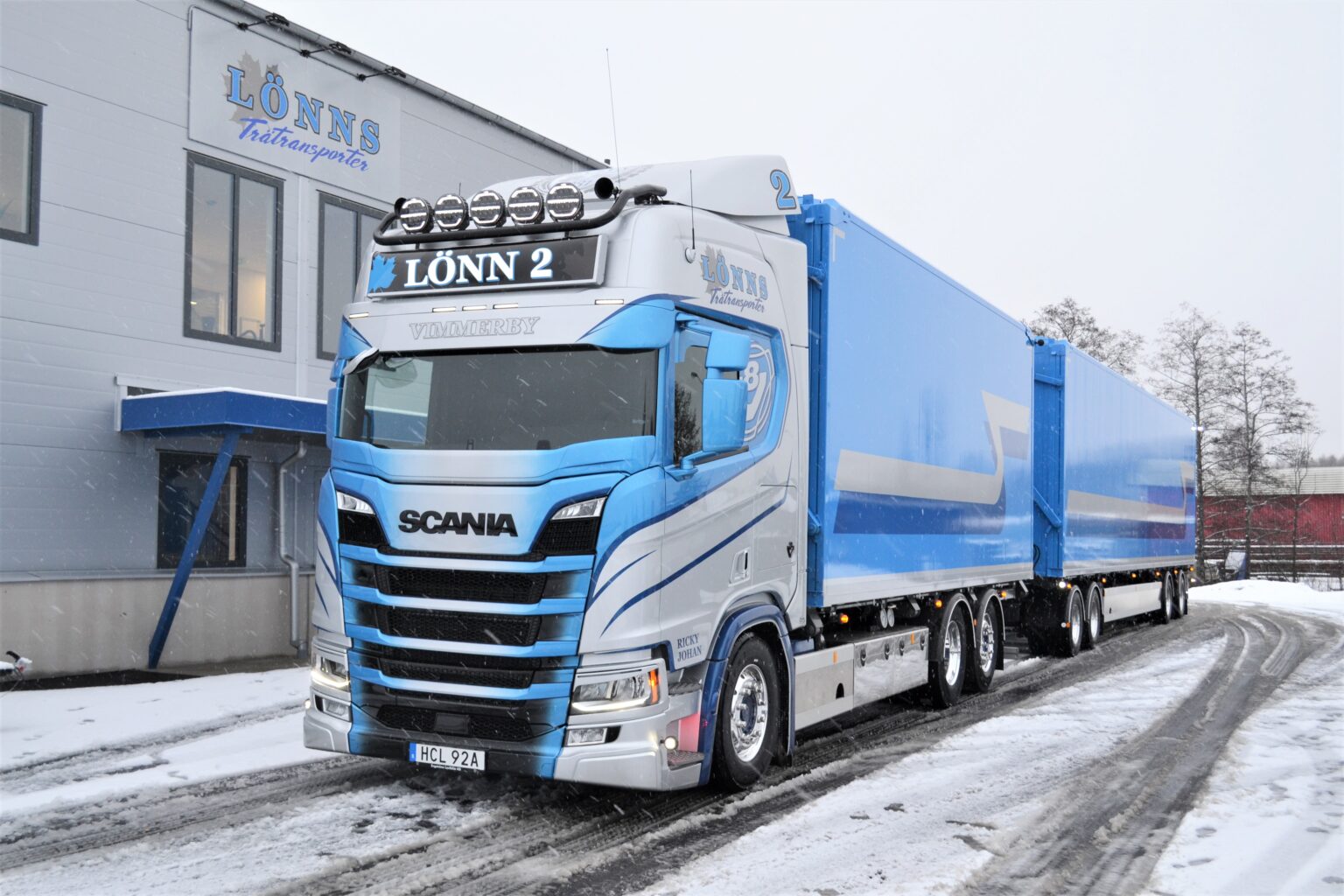 Scania R590B6X2NB – Engströms Lastbilar