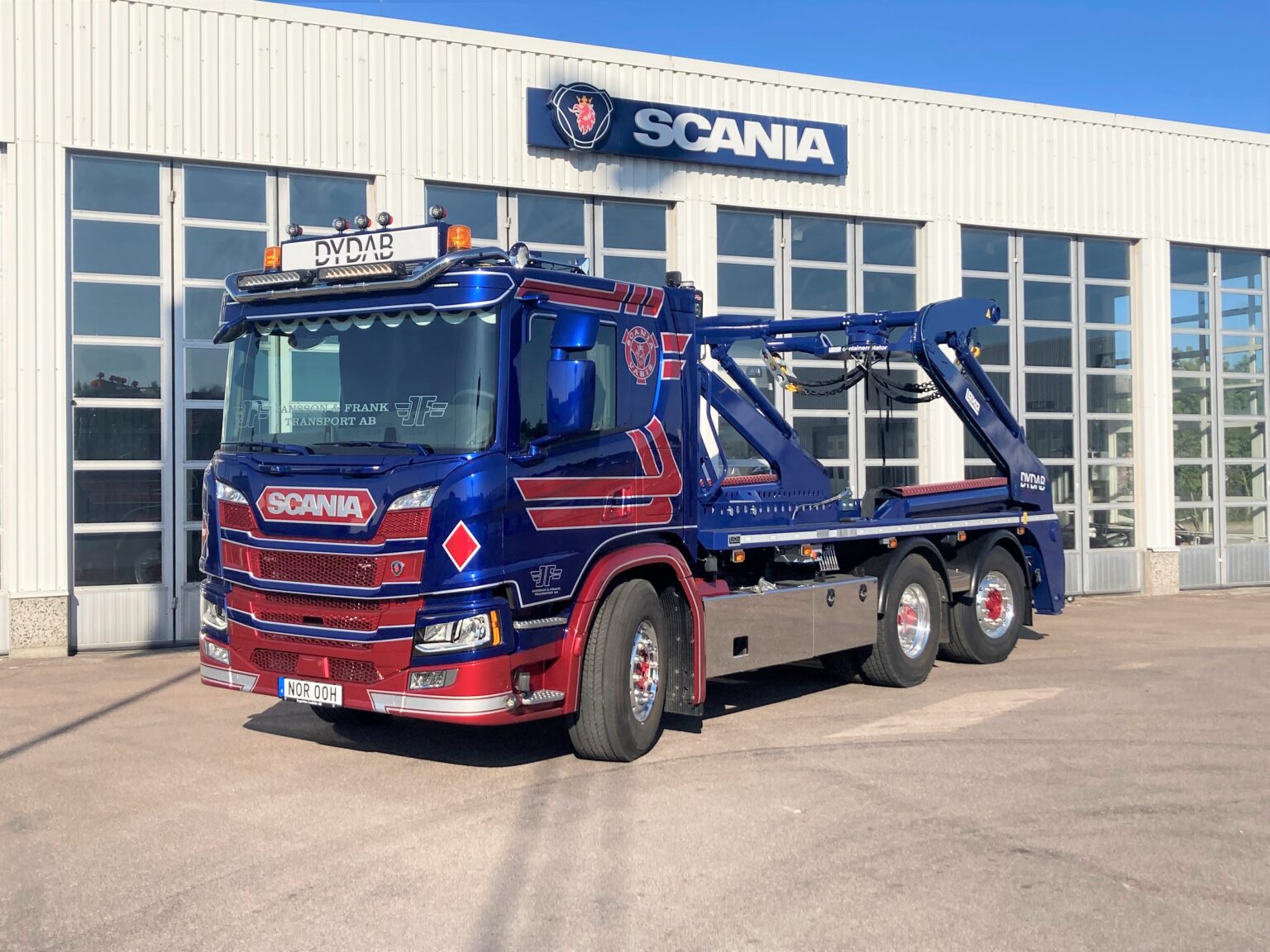 Scania P370 B6x2*4NB – Engströms Lastbilar